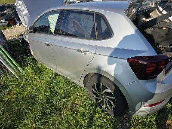 Grey Volkswagen Polo 2022 in Kaunas, with an engine capacity of 1.00 L and mileage of 55 thousand km for 5500 €, photo 4 on AUTOMOTO.COM.LV