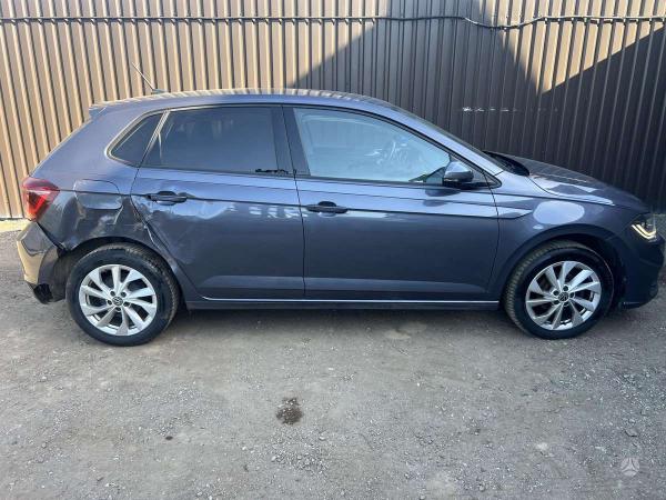 Pelēks Volkswagen Polo 2022 Kauņa, ar dzinēja tilpumu 1.00 L un nobraukumu 72 tūkst. km par 10900 €, foto 4 vietnē AUTOMOTO.COM.LV