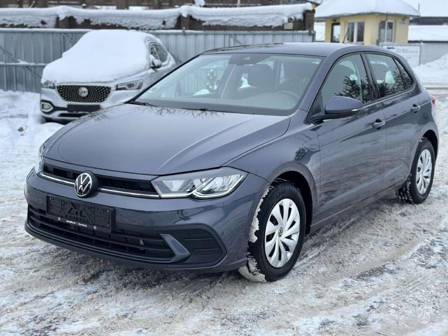 Grey Volkswagen Polo 2023 in Telschi, with an engine capacity of 1.00 L and mileage of 412 thousand km for 16500 €, photo 3 on AUTOMOTO.COM.LV
