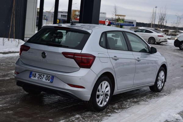 Grey Volkswagen Polo 2024 in Vilnius, with an engine capacity of 1.00 L and mileage of 6 thousand km for 21200 €, photo 4 on AUTOMOTO.COM.LV