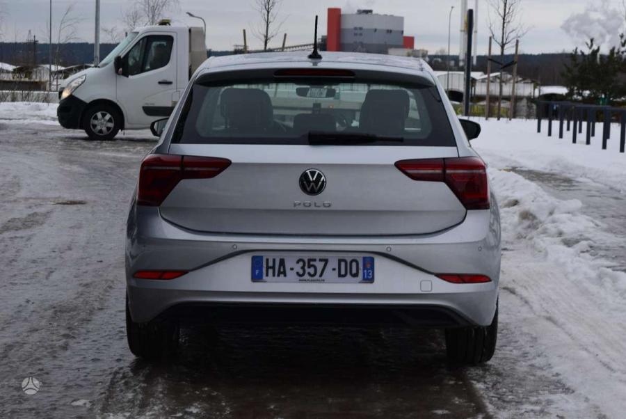 Pelēks Volkswagen Polo 2024 Viļņa, ar dzinēja tilpumu 1.00 L un nobraukumu 6 tūkst. km par 21200 €, foto 5 vietnē AUTOMOTO.COM.LV
