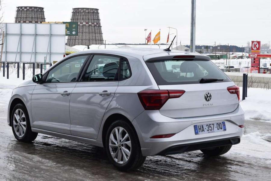 Pelēks Volkswagen Polo 2024 Viļņa, ar dzinēja tilpumu 1.00 L un nobraukumu 6 tūkst. km par 21200 €, foto 6 vietnē AUTOMOTO.COM.LV
