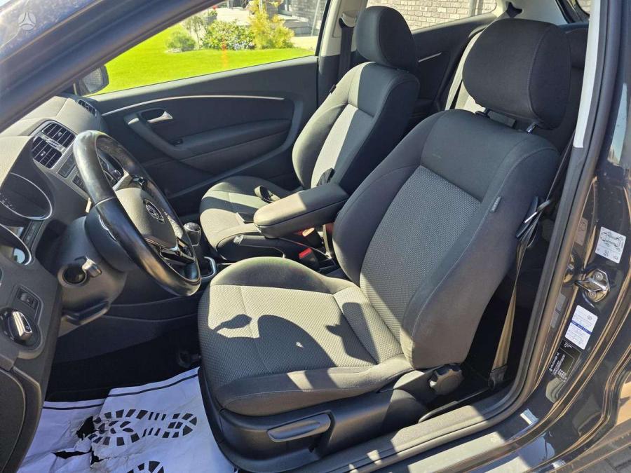 Pelēks Volkswagen Polo 2017 Alīta, ar dzinēja tilpumu 1.20 L un nobraukumu 63 tūkst. km par 5700 €, foto 10 vietnē AUTOMOTO.COM.LV