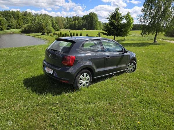 Grey Volkswagen Polo 2017 in Lazdijai, with an engine capacity of 1.20 L and mileage of 63 thousand km for 5800 €, photo 4 on AUTOMOTO.COM.LV