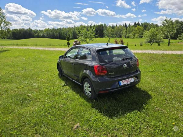 Grey Volkswagen Polo 2017 in Lazdijai, with an engine capacity of 1.20 L and mileage of 63 thousand km for 5800 €, photo 5 on AUTOMOTO.COM.LV