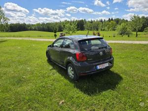 Grey Volkswagen Polo 2017 in Lazdijai, with an engine capacity of 1.20 L and mileage of 63 thousand km for 5800 €, photo 5 on AUTOMOTO.COM.LV