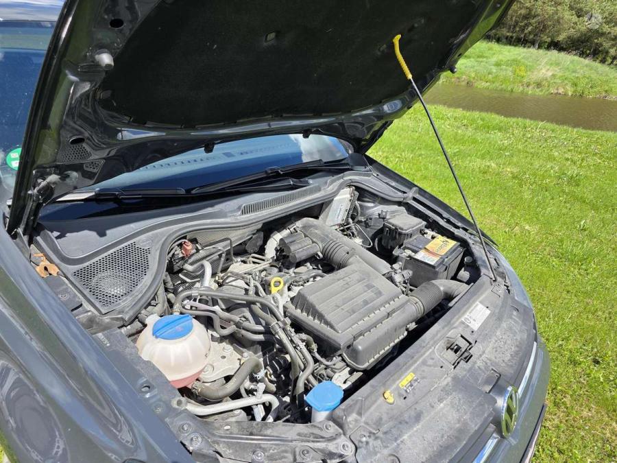 Grey Volkswagen Polo 2017 in Lazdijai, with an engine capacity of 1.20 L and mileage of 63 thousand km for 5800 €, photo 7 on AUTOMOTO.COM.LV