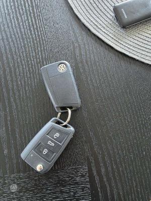 Grey Volkswagen Polo 2017 in Lazdijai, with an engine capacity of 1.20 L and mileage of 63 thousand km for 5800 €, photo 9 on AUTOMOTO.COM.LV