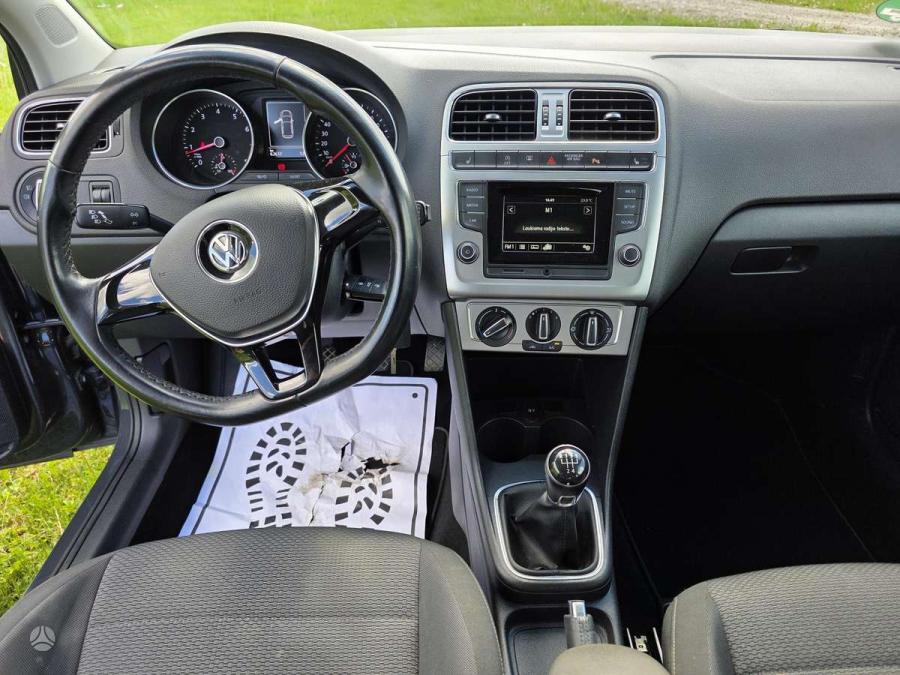 Grey Volkswagen Polo 2017 in Lazdijai, with an engine capacity of 1.20 L and mileage of 63 thousand km for 5800 €, photo 11 on AUTOMOTO.COM.LV