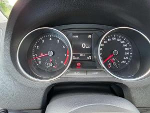 Grey Volkswagen Polo 2017 in Lazdijai, with an engine capacity of 1.20 L and mileage of 63 thousand km for 5800 €, photo 12 on AUTOMOTO.COM.LV