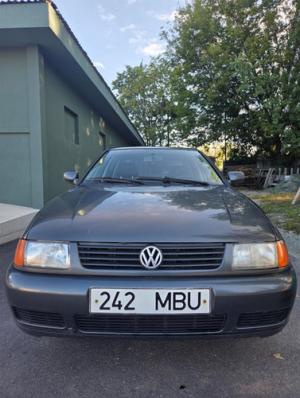 Pelēks Volkswagen Polo 1997 Tallina, ar dzinēja tilpumu 1.40 L un nobraukumu 151 tūkst. km par 950 €, foto  vietnē AUTOMOTO.COM.LV