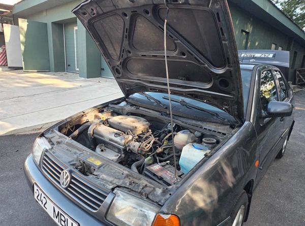 Pelēks Volkswagen Polo 1997 Tallina, ar dzinēja tilpumu 1.40 L un nobraukumu 151 tūkst. km par 950 €, foto 8 vietnē AUTOMOTO.COM.LV