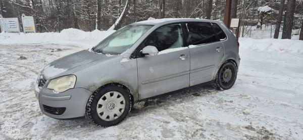 Pelēks Volkswagen Polo 2005 Šauļi, ar dzinēja tilpumu 1.40 L un nobraukumu 3222 tūkst. km par 850 €, foto 4 vietnē AUTOMOTO.COM.LV