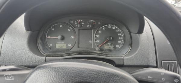 Pelēks Volkswagen Polo 2005 Šauļi, ar dzinēja tilpumu 1.40 L un nobraukumu 3222 tūkst. km par 850 €, foto 9 vietnē AUTOMOTO.COM.LV
