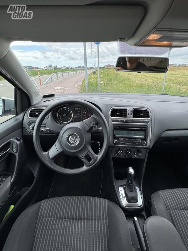 Grey Volkswagen Polo 2011 in Klaipeda, with an engine capacity of 1.40 L and mileage of 127 thousand km for 5300 €, photo 7 on AUTOMOTO.COM.LV