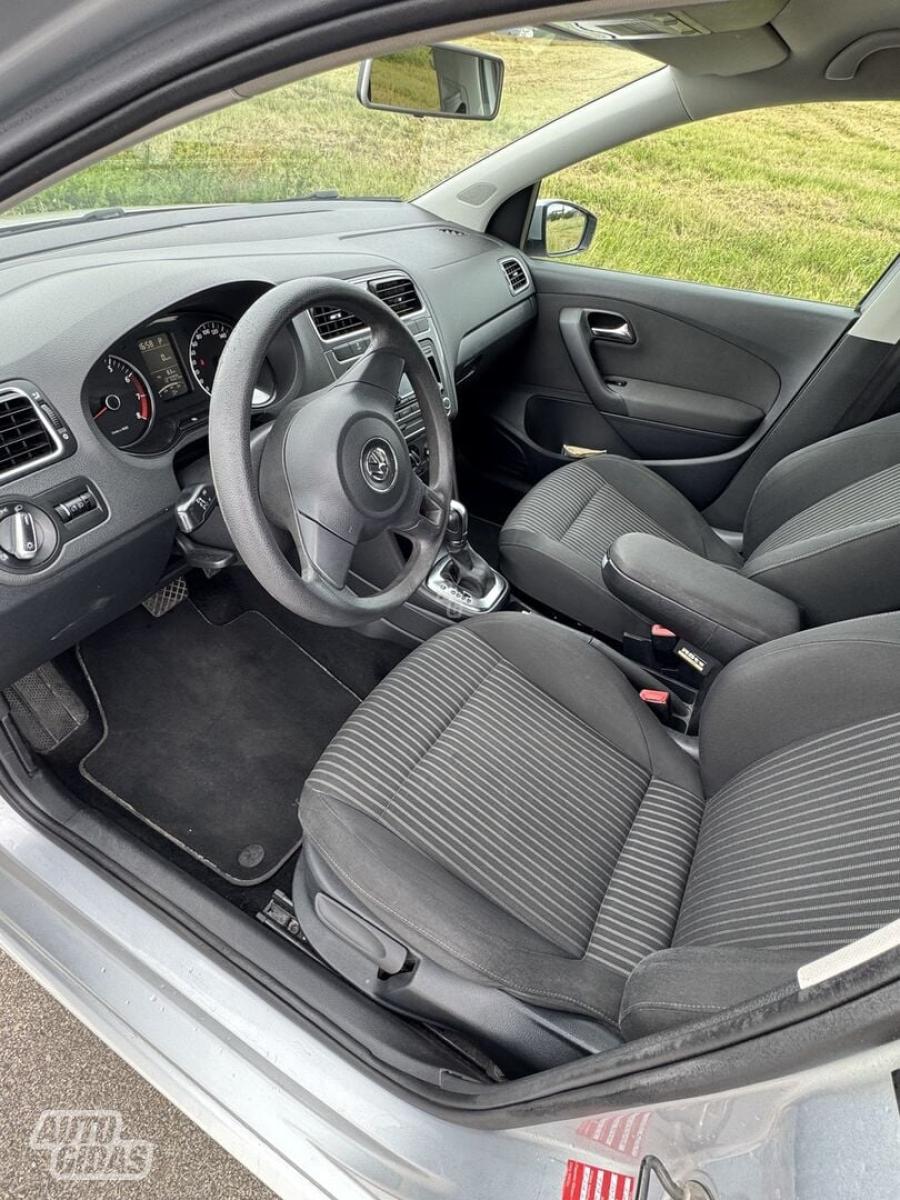 Pelēks Volkswagen Polo 2011 Klaipėda, ar dzinēja tilpumu 1.40 L un nobraukumu 127 tūkst. km par 5300 €, foto 9 vietnē AUTOMOTO.COM.LV