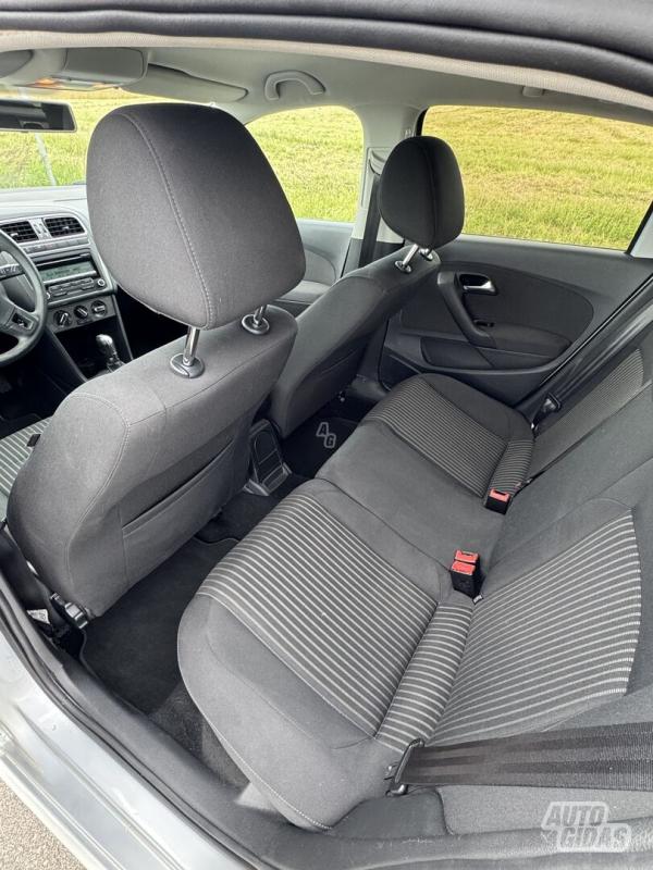 Grey Volkswagen Polo 2011 in Klaipeda, with an engine capacity of 1.40 L and mileage of 127 thousand km for 5300 €, photo 9 on AUTOMOTO.COM.LV
