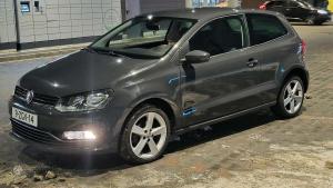 Grey Volkswagen Polo 2015 in Vilnius, with an engine capacity of 1.40 L and mileage of 297 thousand km for 5699 €, photo  on AUTOMOTO.COM.LV