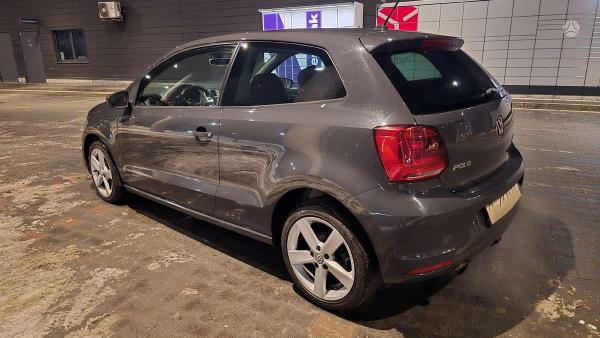 Pelēks Volkswagen Polo 2015 Viļņa, ar dzinēja tilpumu 1.40 L un nobraukumu 297 tūkst. km par 5699 €, foto 6 vietnē AUTOMOTO.COM.LV