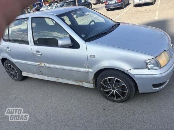 Volkswagen Polo 2000 Viļņa, ar dzinēja tilpumu 1.40 L un nobraukumu 205 tūkst. km par 290 €, foto 2 vietnē AUTOMOTO.COM.LV