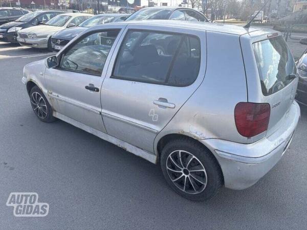Volkswagen Polo 2000 Viļņa, ar dzinēja tilpumu 1.40 L un nobraukumu 205 tūkst. km par 290 €, foto 4 vietnē AUTOMOTO.COM.LV