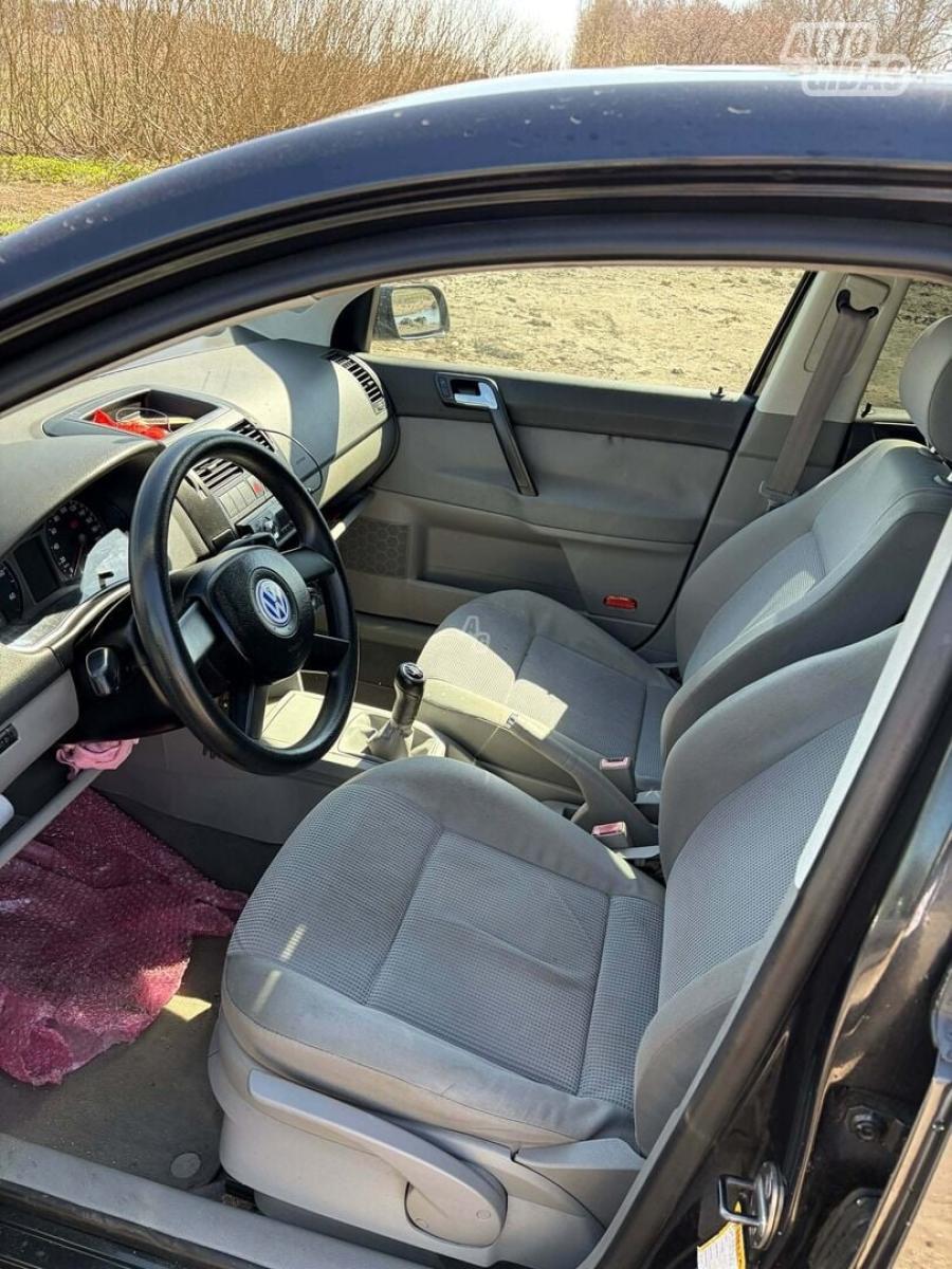 Volkswagen Polo 2002 in Plunge, with an engine capacity of 1.20 L and mileage of 155 thousand km for 2450 €, photo 7 on AUTOMOTO.COM.LV