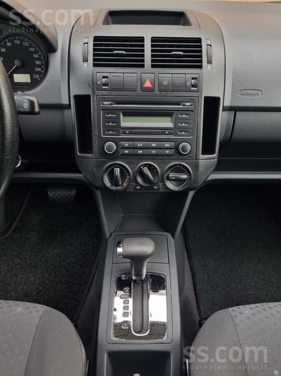 Volkswagen Polo 2002 Ogre, ar dzinēja tilpumu 1.40 L un nobraukumu 131 tūkst. km par 2550 €, foto 15 vietnē AUTOMOTO.COM.LV