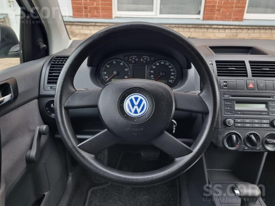 Volkswagen Polo 2002 Ogre, ar dzinēja tilpumu 1.40 L un nobraukumu 131 tūkst. km par 2550 €, foto 16 vietnē AUTOMOTO.COM.LV