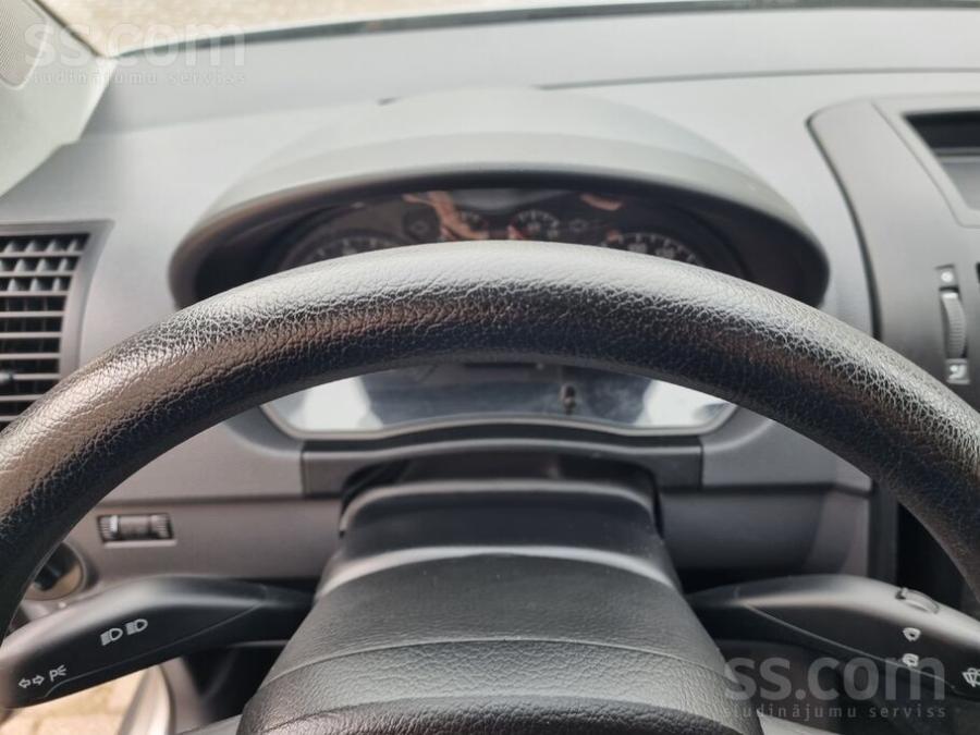 Volkswagen Polo 2002 Ogre, ar dzinēja tilpumu 1.40 L un nobraukumu 131 tūkst. km par 2550 €, foto 20 vietnē AUTOMOTO.COM.LV