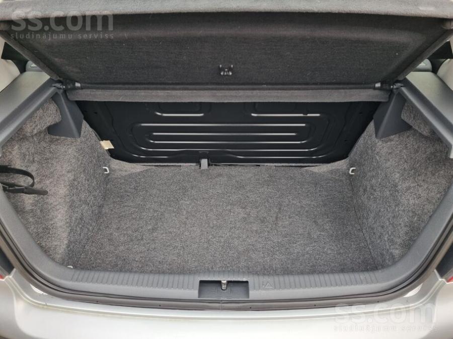 Volkswagen Polo 2002 Ogre, ar dzinēja tilpumu 1.40 L un nobraukumu 131 tūkst. km par 2550 €, foto 22 vietnē AUTOMOTO.COM.LV