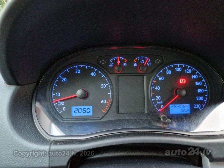 Volkswagen Polo 2002 Viljandi, ar dzinēja tilpumu 1.40 L un nobraukumu 263 tūkst. km par 1500 €, foto 8 vietnē AUTOMOTO.COM.LV