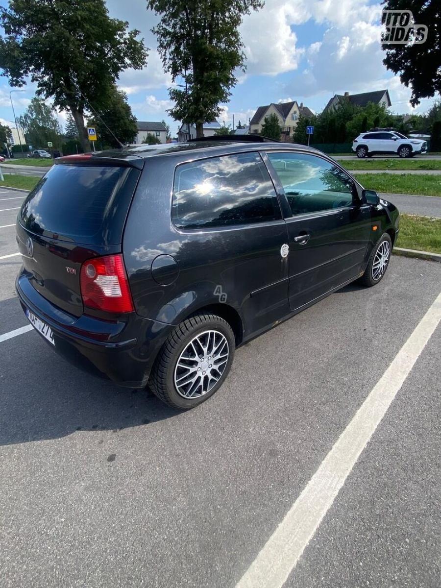 Volkswagen Polo 2002 in Kaunas, with an engine capacity of 1.40 L and mileage of 347 thousand km for 500 €, photo 4 on AUTOMOTO.COM.LV