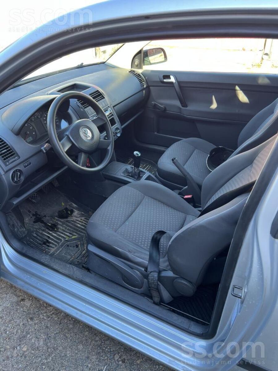 Volkswagen Polo 2003 in Riga, with an engine capacity of 1.20 L and mileage of 266 thousand km for 1200 €, photo 7 on AUTOMOTO.COM.LV