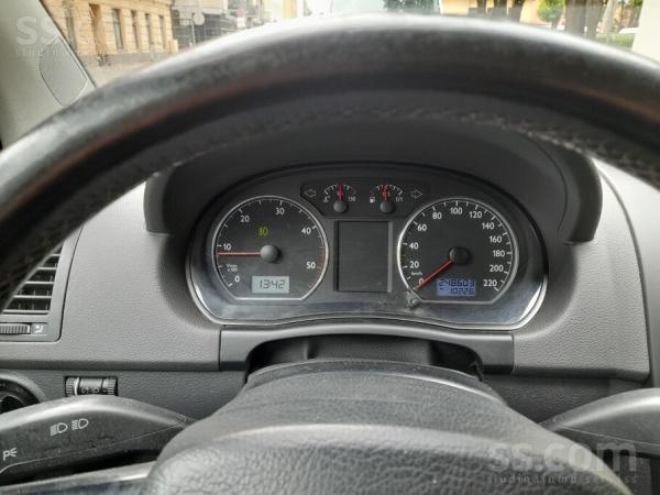 Volkswagen Polo 2004 in Riga, with an engine capacity of 1.40 L and mileage of 249 thousand km for 2400 €, photo 9 on AUTOMOTO.COM.LV
