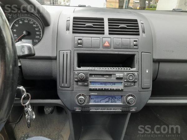 Volkswagen Polo 2004 in Riga, with an engine capacity of 1.40 L and mileage of 249 thousand km for 2400 €, photo 10 on AUTOMOTO.COM.LV