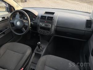 Volkswagen Polo 2004 Rīga, ar dzinēja tilpumu 1.40 L un nobraukumu 0 tūkst. km par 1650 €, foto 5 vietnē AUTOMOTO.COM.LV