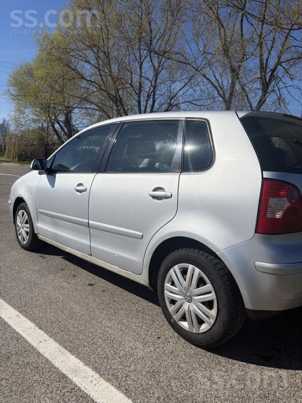 Volkswagen Polo 2004 in Riga, with an engine capacity of 1.40 L and mileage of 259 thousand km for 800 €, photo 7 on AUTOMOTO.COM.LV
