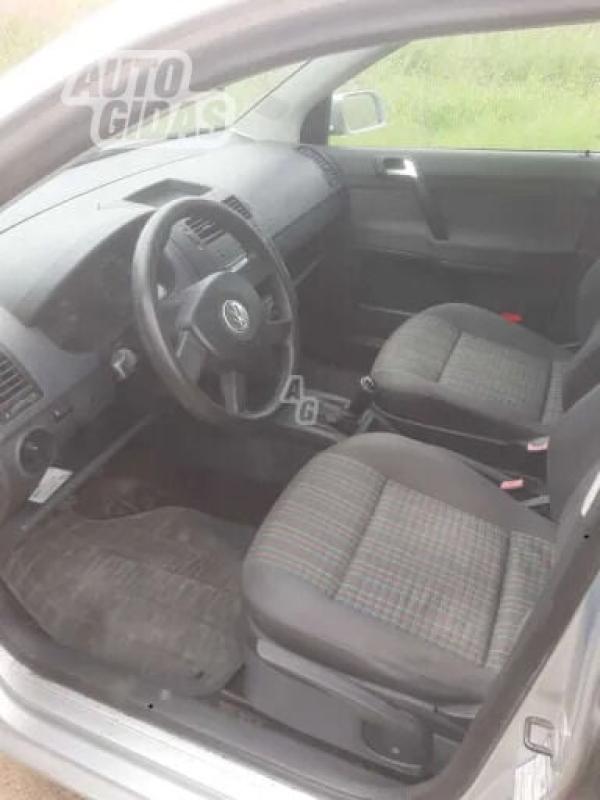 Volkswagen Polo 2004 in Gargzdai, with an engine capacity of 1.40 L and mileage of 233 thousand km for 850 €, photo 6 on AUTOMOTO.COM.LV
