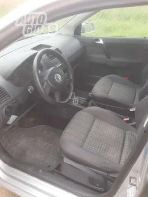 Volkswagen Polo 2004 in Gargzdai, with an engine capacity of 1.40 L and mileage of 233 thousand km for 850 €, photo 7 on AUTOMOTO.COM.LV