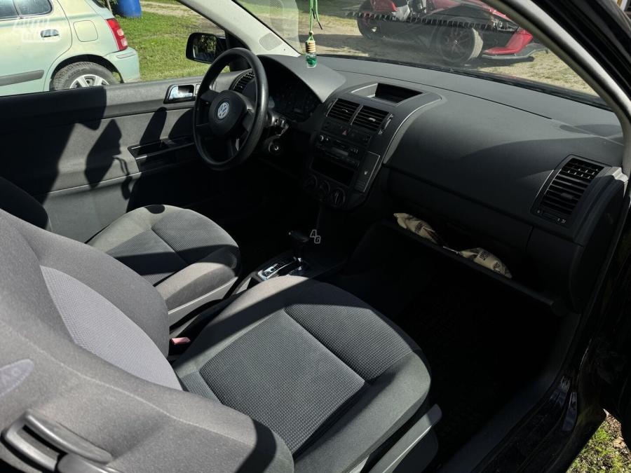 Volkswagen Polo 2004 Viļņa, ar dzinēja tilpumu 1.40 L un nobraukumu 145 tūkst. km par 800 €, foto 5 vietnē AUTOMOTO.COM.LV