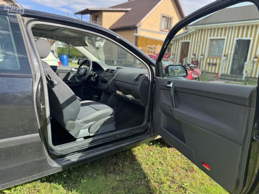 Volkswagen Polo 2004 Viļņa, ar dzinēja tilpumu 1.40 L un nobraukumu 145 tūkst. km par 800 €, foto 9 vietnē AUTOMOTO.COM.LV