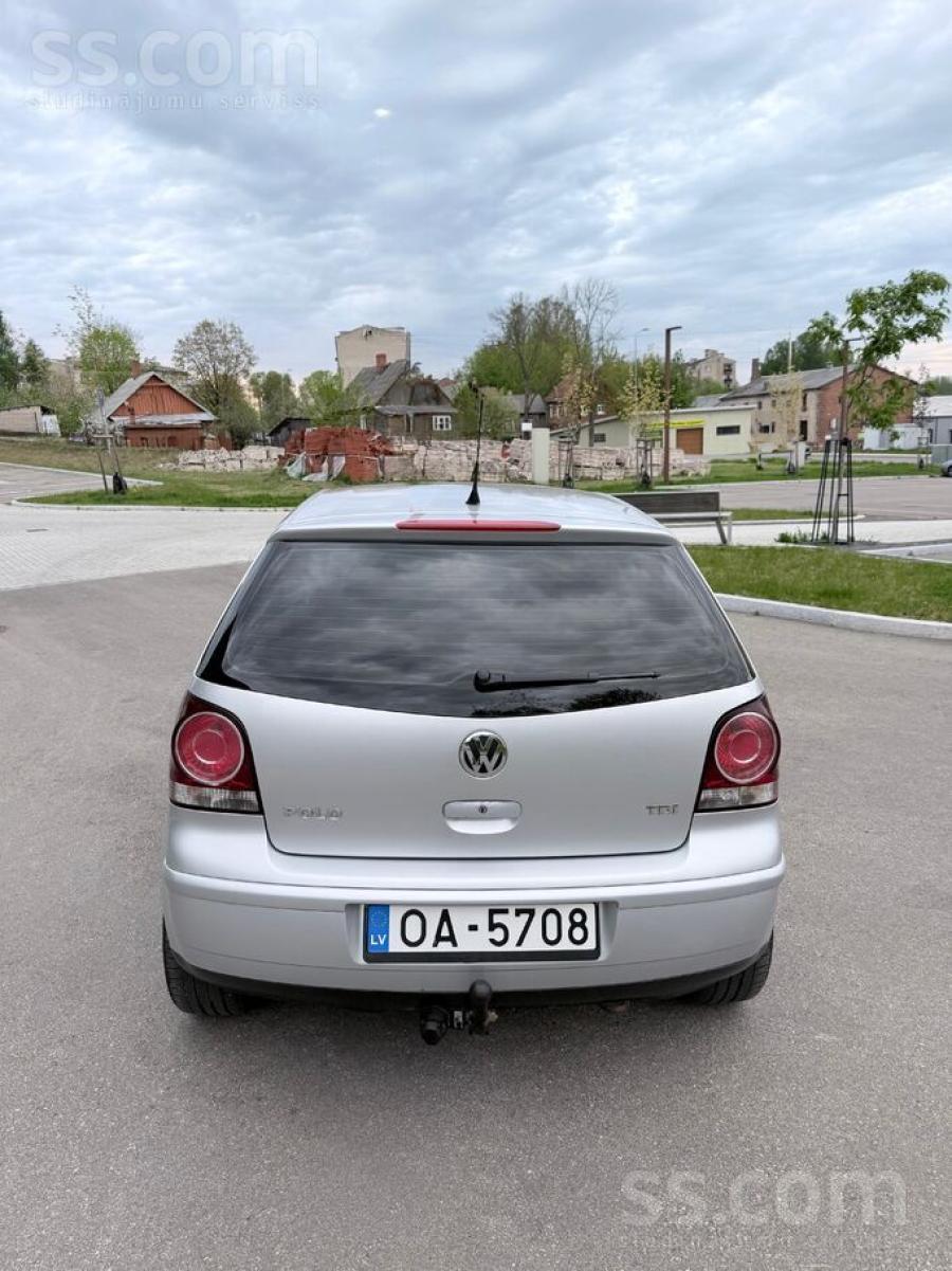 Volkswagen Polo 2005 Rēzekne, ar dzinēja tilpumu 1.40 L un nobraukumu 294 tūkst. km par 1700 €, foto 5 vietnē AUTOMOTO.COM.LV