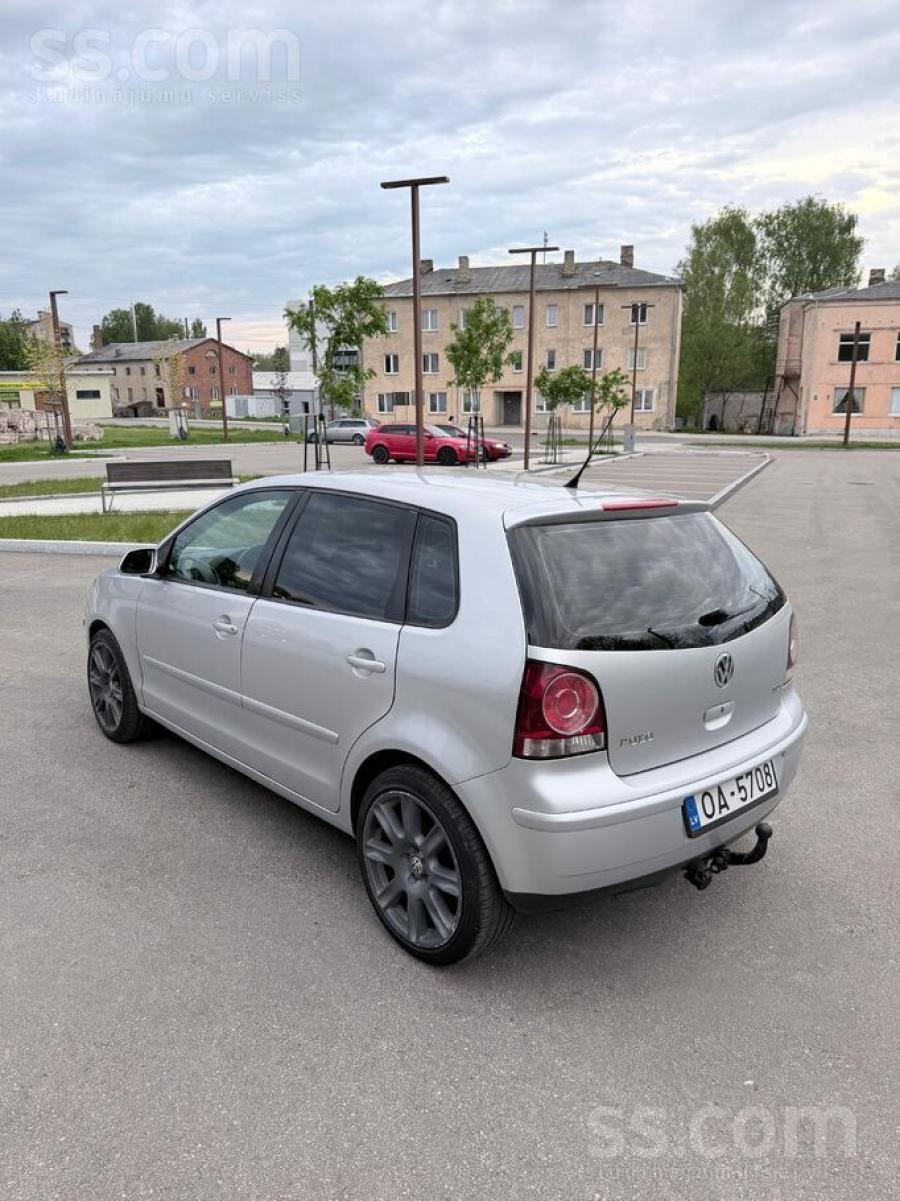 Volkswagen Polo 2005 Rēzekne, ar dzinēja tilpumu 1.40 L un nobraukumu 294 tūkst. km par 1700 €, foto 6 vietnē AUTOMOTO.COM.LV