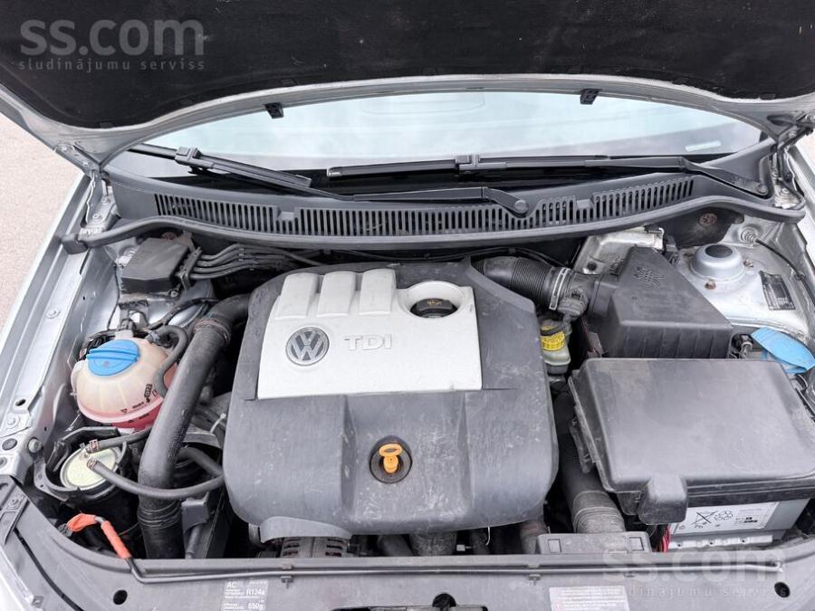 Volkswagen Polo 2005 Rēzekne, ar dzinēja tilpumu 1.40 L un nobraukumu 294 tūkst. km par 1700 €, foto 10 vietnē AUTOMOTO.COM.LV