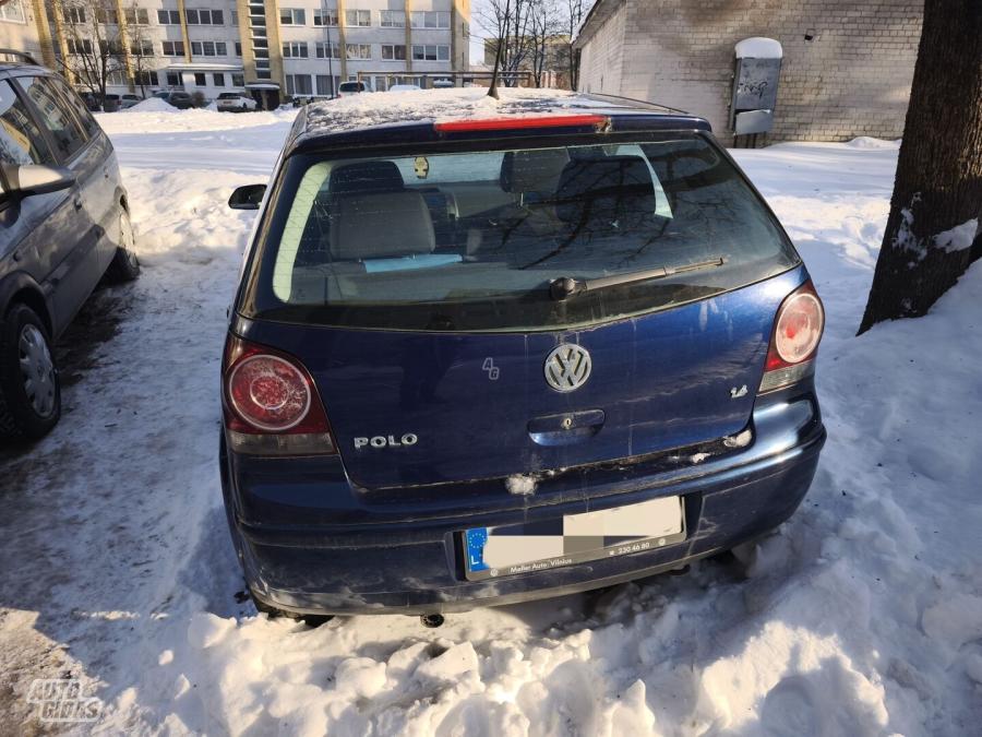 Volkswagen Polo 2006 Viļņa, ar dzinēja tilpumu 1.40 L un nobraukumu 180 tūkst. km par 690 €, foto 4 vietnē AUTOMOTO.COM.LV