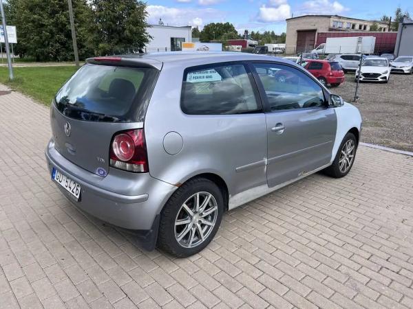 Volkswagen Polo 2006 Rīga, ar dzinēja tilpumu 1.40 L un nobraukumu 391 tūkst. km par 600 €, foto 4 vietnē AUTOMOTO.COM.LV
