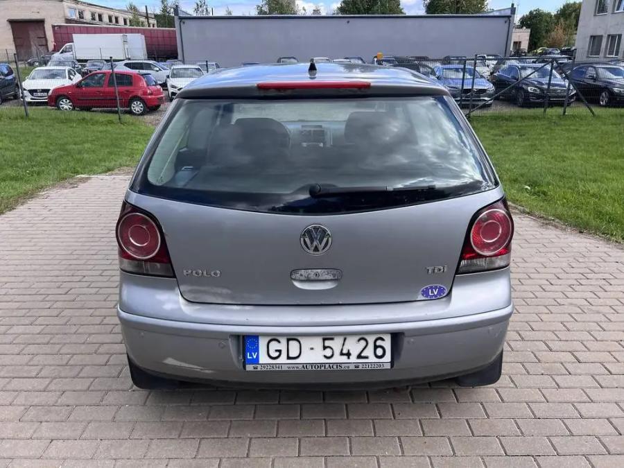Volkswagen Polo 2006 in Riga, with an engine capacity of 1.40 L and mileage of 391 thousand km for 600 €, photo 6 on AUTOMOTO.COM.LV
