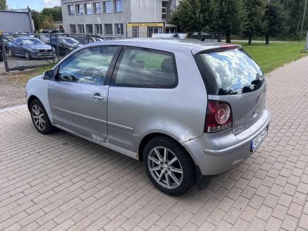Volkswagen Polo 2006 Rīga, ar dzinēja tilpumu 1.40 L un nobraukumu 391 tūkst. km par 600 €, foto 6 vietnē AUTOMOTO.COM.LV