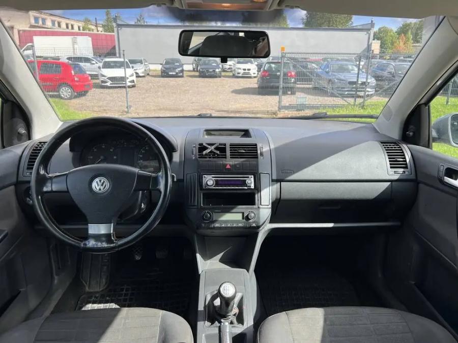 Volkswagen Polo 2006 in Riga, with an engine capacity of 1.40 L and mileage of 391 thousand km for 600 €, photo 12 on AUTOMOTO.COM.LV
