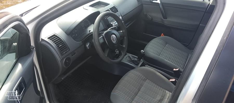 Volkswagen Polo 2006 in Vilkaviskis, with an engine capacity of 1.40 L and mileage of 334 thousand km for 850 €, photo 5 on AUTOMOTO.COM.LV